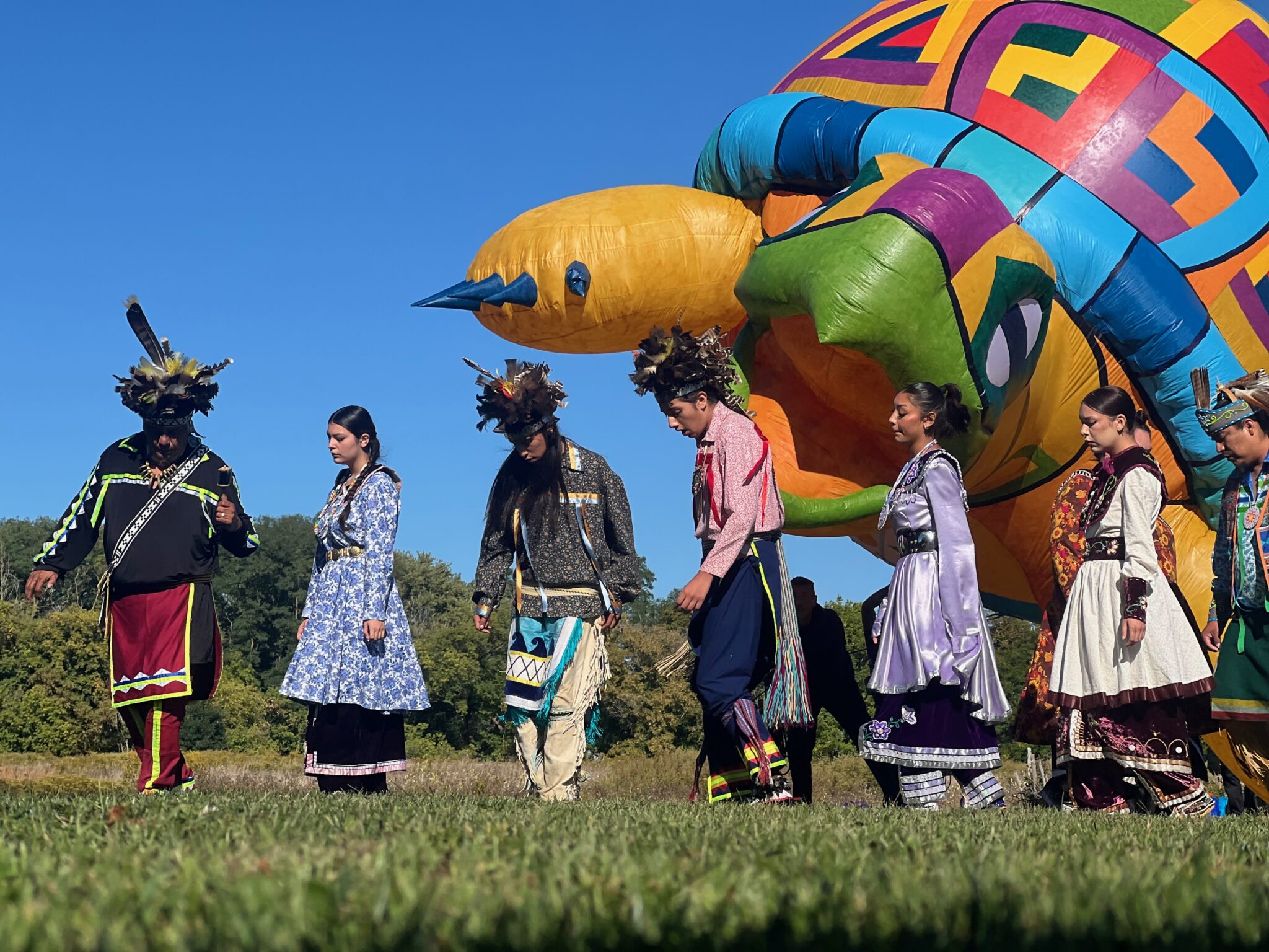 Plasticiens Volants - Sonia Clark - Unicycle Productions LLC